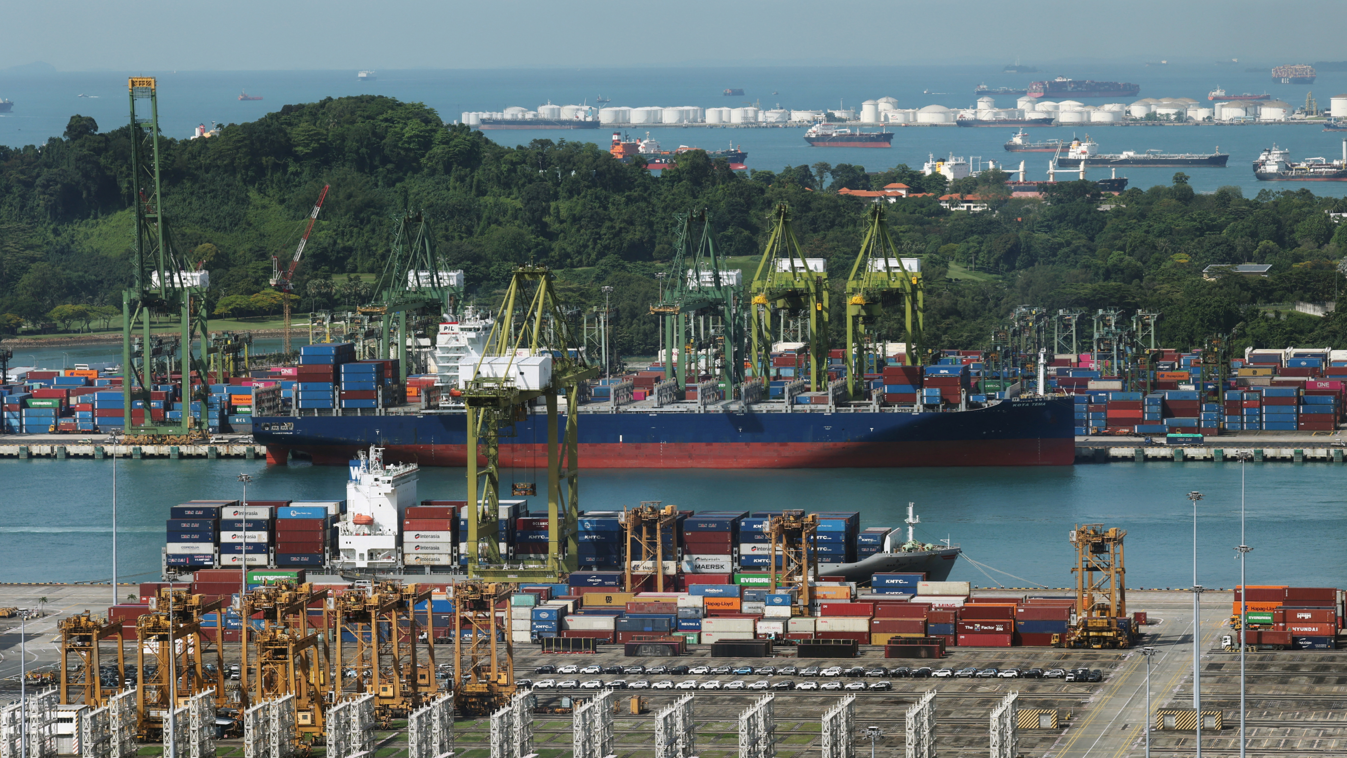 Singapore port handles record volume of containers despite trade headwinds